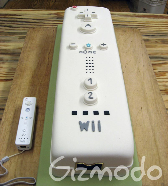 Giant Wiimote Cake | Senses Lost